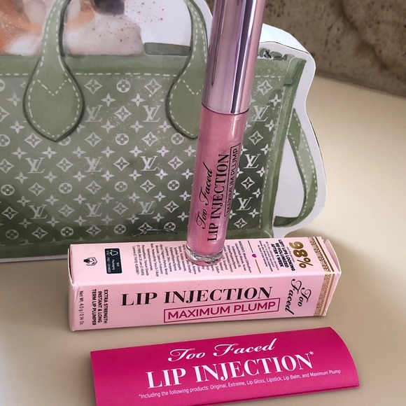 Too Faced | Makeup | Too Faced Lip Injection Maximum Plump Gloss | Poshmark